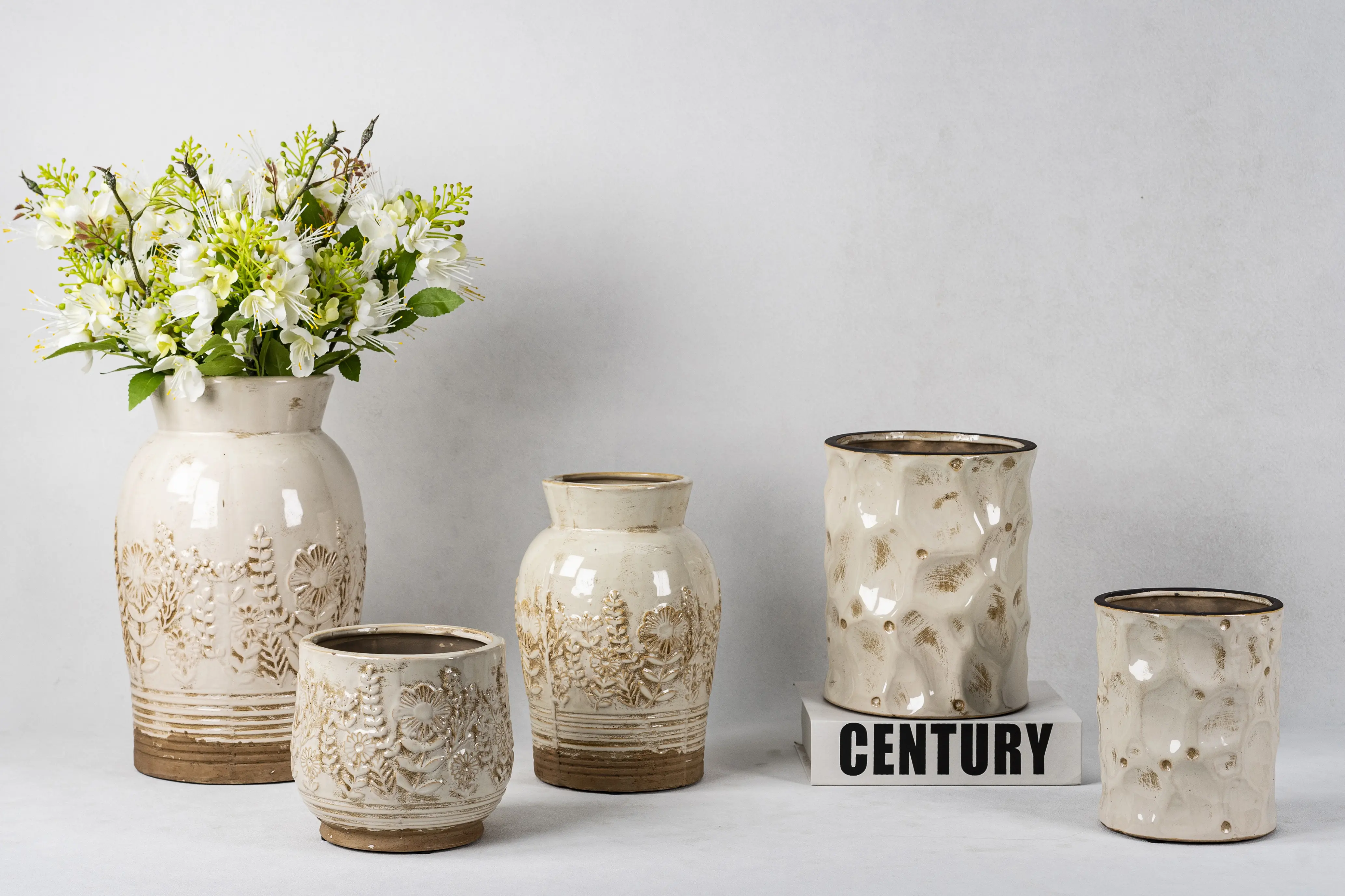 Handmade Ceramic Vases, Pots vs. Mass-produced Ceramic Vases, Pots